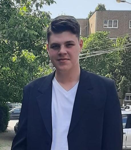 Fragmente dintr-un Bildungsroman – SCHOOL Bit